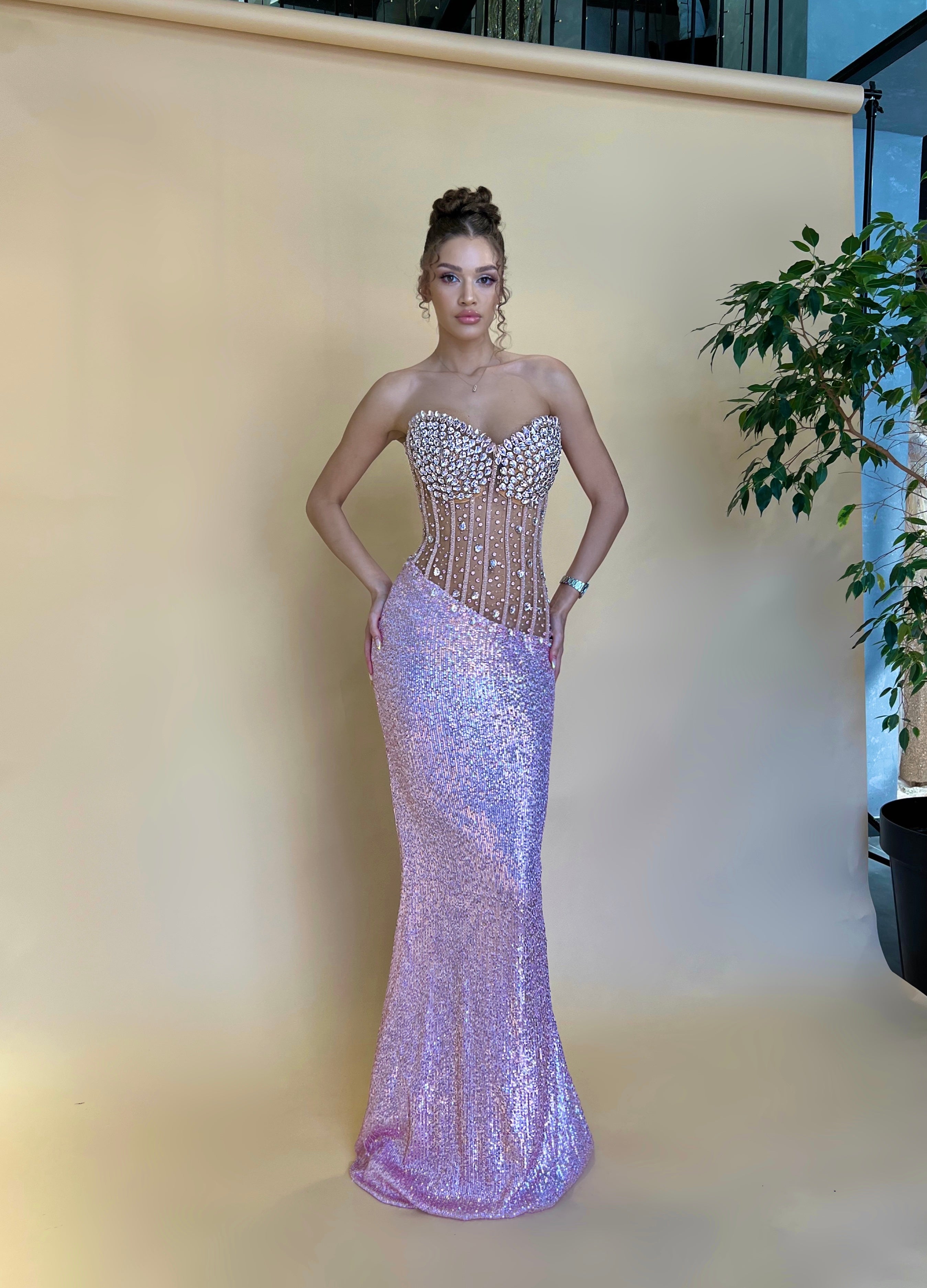 Lorry – Goddess Exclusive